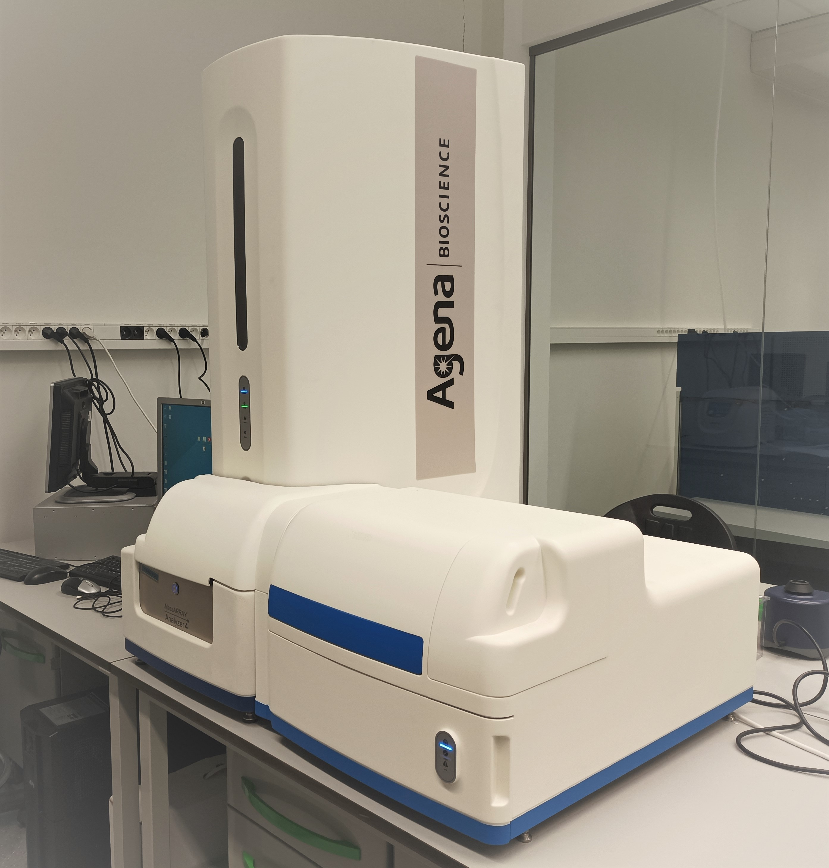 Mass ARRAY Analyzer 4 platform with nanodispenser | Infrastructure database